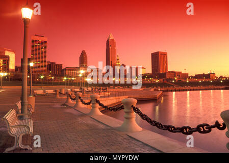 1992 HISTORICAL DOWNTOWN CLEVELAND SKYLINE OHIO USA Stock Photo - Alamy