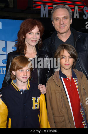 Mary Lou Henner arriving at The Ice Age: The Meltdown" World Premiere ...