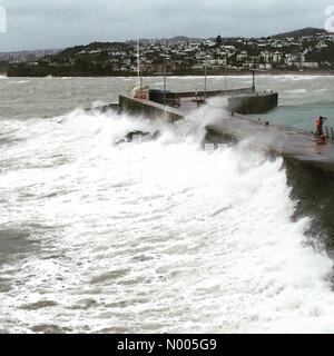 Torquay, Torbay TQ2BG, UK. 01st Jan, 2016. UK Weather New Years Day ...
