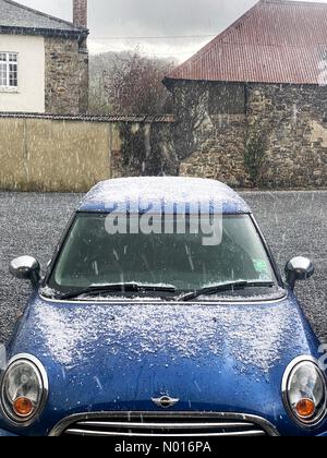 UK Weather: Flash snow hail sleet flurries in Doddiscombsleigh, Devon ...