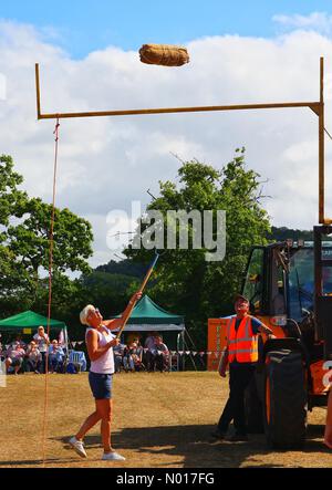 Christow, Devon, UK. 20th Aug 2022. Ladies sheaf toss at Christow show ...