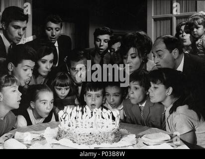 THE FAMILY PLUS ONE (1965) -Original title: LA FAMILIA Y... UNO MAS ...