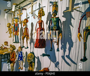 Puppets hanging in a puppet shop window in Prague, Czech Republic Stock ...