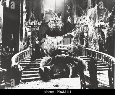 DRACULA, Frank Langella, 1979, ©Universal Pictures / Courtesy: Everett ...