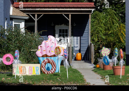 CLYDE, NY/USA - OCTOBER 19, 2017: Historic building facades in Clyde ...