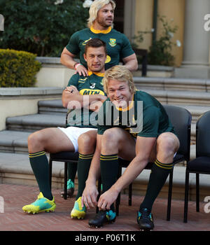 Springbok Pieter-Steph du Toit pases the ball Springbok Grant Williams ...