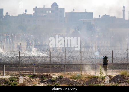 Security forces fire tear gas to disperse anti-government protesters in ...