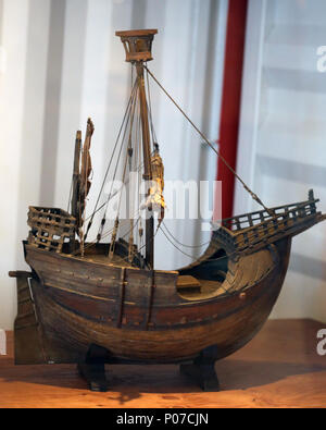 Coca of Mataro. Cocche votive model, Mediterranean adaptation of cog ...