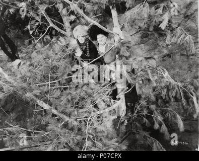 THE ROGUE SONG (1930) STAN LAUREL, OLIVER HARDY, LAUREL AND HARDY ROGS ...