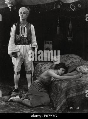 The Sheik Year: 1921 USA Rudolph Valentino, Agnes Ayres Director ...