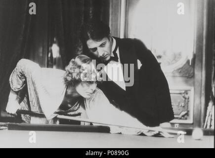 AGATHA -1979 DUSTIN HOFFMAN Stock Photo - Alamy