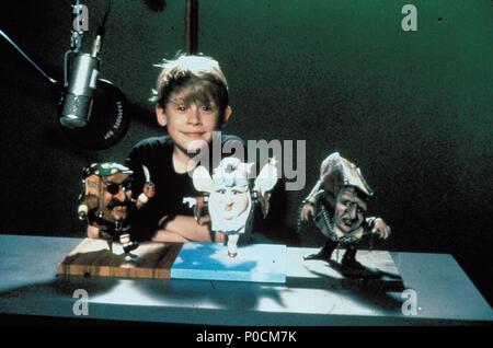 THE PAGEMASTER (1994) ANIMATION MACAULAY CULKIN PGM 075 Stock Photo - Alamy
