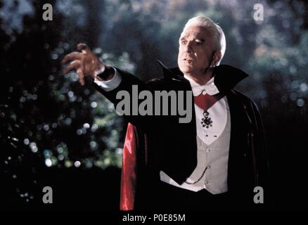 Dracula : Dead and Loving It Year : 1995 - USA Leslie Nielsen Director ...