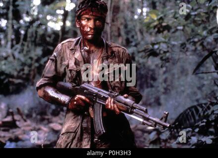 VIETNAM TROOPS SCENE, PLATOON, 1986 Stock Photo - Alamy
