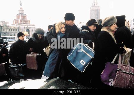 THE SAINT -1997 ELISABETH SHUE Stock Photo - Alamy