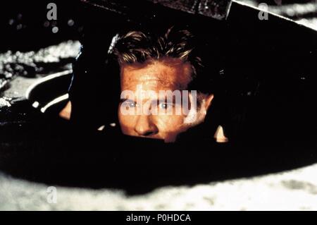 THE SAINT PARAMOUNT PICTURES VAL KILMER, ELISABETH SHUE Date: 1997 ...
