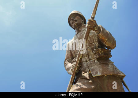 Statue of the Gallipoli battle hero,Turkish Corporal Seyit Onbasi in ...