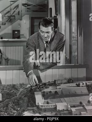 1947, Film Title: MAGIC TOWN, Director: WILLIAM WELLMAN, Studio: RKO ...