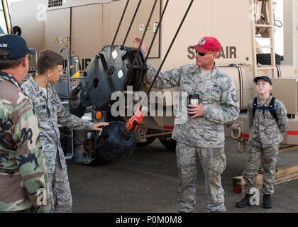 Master Sgt. Bryan Sutton, 188th RED HORSE instructor, supervises a ...