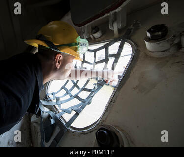 US Navy Line handlers assigned the amphibious transport dock ship USS ...