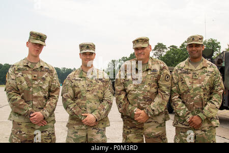 U.S. Army Reserve Soldiers with 1172nd Movement Control Team, 446th ...