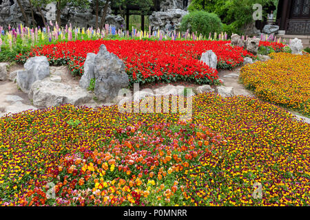Yangzhou, Jiangsu, China. Flower Garden in the Slender West Lake Park ...