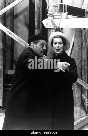 On the set Luis Bunuel with Catherine Deneuve / Belle de jour / 1966 ...