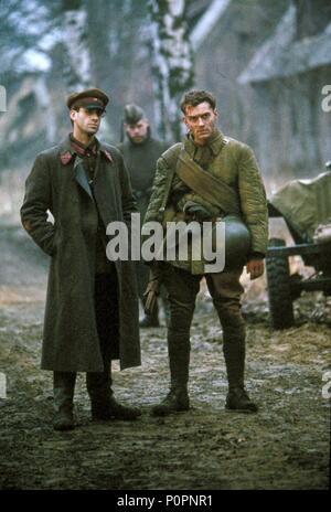 JOSEPH FIENNES, JUDE LAW, ENEMY AT THE GATES, 2001 Stock Photo - Alamy