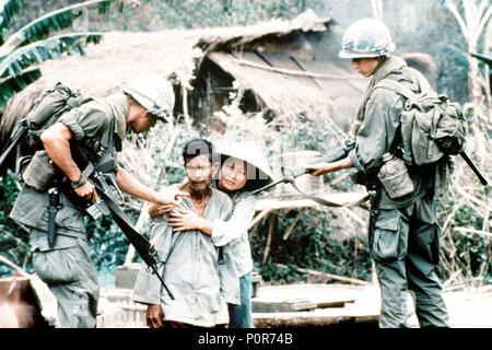 VIETNAM TROOPS SCENE, PLATOON, 1986 Stock Photo - Alamy