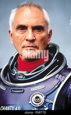 RED PLANET 2000 Warner film with Val Kilmer and Carrie-Anne Moss Stock ...