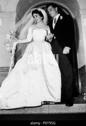 Elizabeth Taylor And Conrad Hilton At Their Wedding Reception Stock