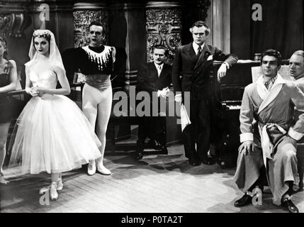 THE RED SHOES (1948) ROBERT HELPMANN, MOIRA SHEARER REDS 002 Stock ...