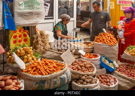 Inside Panjshanbe Bazaar, Khujand, Tajikistan Stock Photo - Alamy