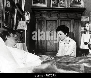 Original Film Title: GRUPPO DI FAMIGLIA IN UN INTERNO. English Title ...