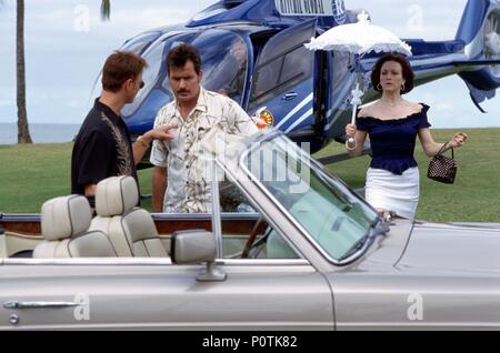 GARY SINISE, CHARLIE SHEEN, BEBE NEUWIRTH, THE BIG BOUNCE, 2004 Stock ...