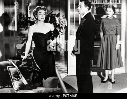 QUEEN BEE (1955) JOHN IRELAND, JOAN CRAWFORD QUNB 004P Stock Photo - Alamy