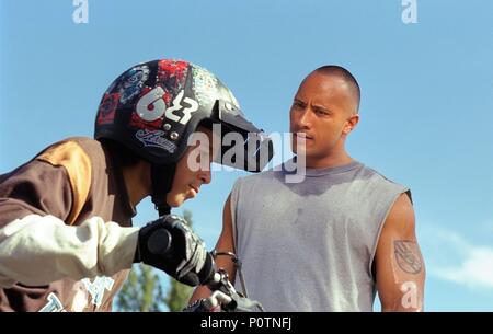 WALKING TALL (2004) KHLEO THOMAS, DWAYNE JOHNSON (THE ROCK) WTLL 001-02 ...
