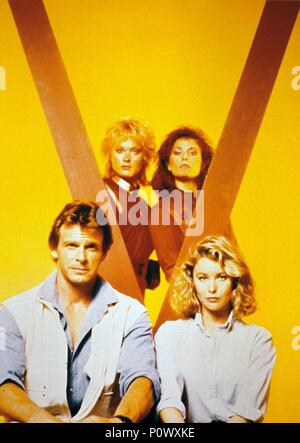 V (TV SERIES) JUNE CHADWICK, JANE BADLER VTV 028 Stock Photo - Alamy