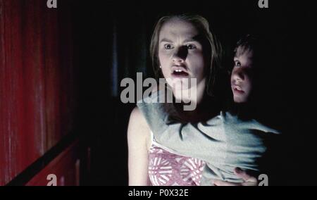 ANNA PAQUIN, DARKNESS, 2002 Stock Photo - Alamy