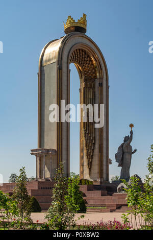 Ismoili Somoni Statue and Arch, Dushanbe, Tajikistan Stock Photo - Alamy