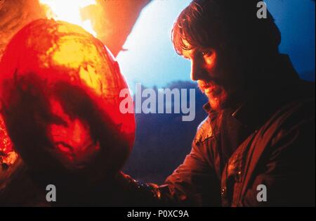 CHRISTIAN BALE, REIGN OF FIRE, 2002 Stock Photo - Alamy