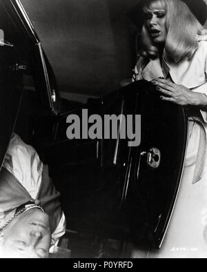 Family Plot Karen Black 1976 Stock Photo Alamy
