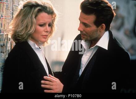 Mickey Rourke and Kim Basinger / Nine 1/2 Weeks / 1986 directed by ...