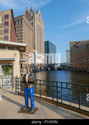 The Fonz from Happy Days Statue in Milwaukee Wisconsin Stock Photo - Alamy