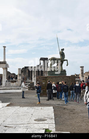 Comitium and Municipal Buildings - Pompeii - Italy Stock Photo - Alamy