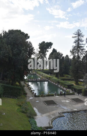 The fish ponds, Villa d'Este, Italian Renaissance garden, Tivoli, Italy ...