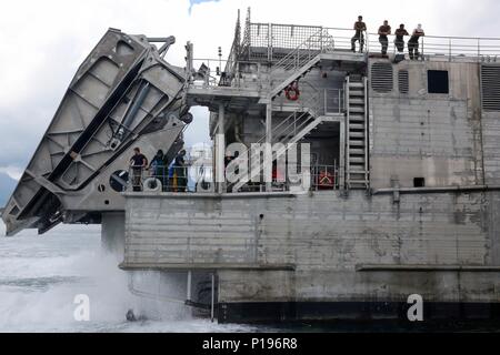 USNS Millinocket arrives in the Philippines. (20318992955 Stock Photo ...