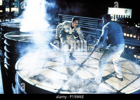 VIRTUOSITY RUSSELL CROWE, DENZEL WASHINGTON Date: 1995 Stock Photo - Alamy