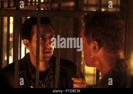 TURTURRO,SCHWARZENEGGER, COLLATERAL DAMAGE, 2002 Stock Photo - Alamy