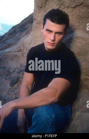MOJAVE, CA - OCTOBER 5: (EXCLUSIVE) Actor/model Peter Simec poses ...
